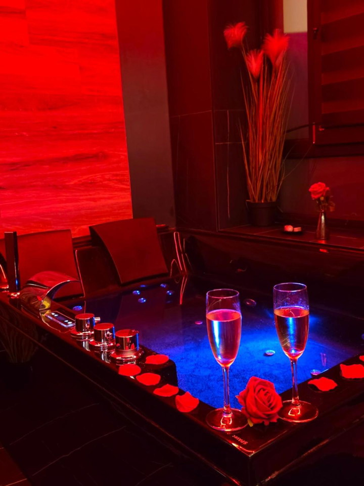 Chambre De Charme, Sauna, Jacuzzi,billard Vip, Clim - Verviers