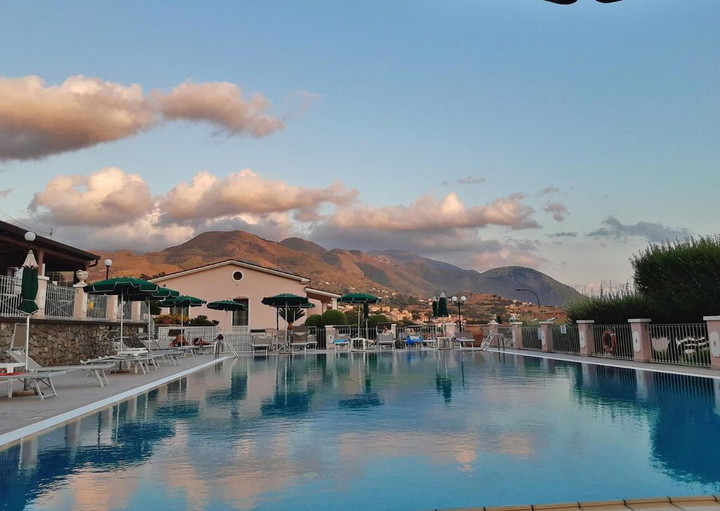 Hotel Ristorante Borgo La Tana - Tortora Marina