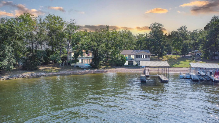 Vacation Home Mallard Water Front Two King Beds - États-Unis