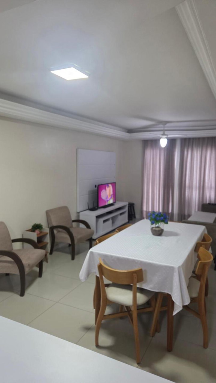 Meia Praia - Apartamento Com Sacada Ampla E Churrasqueira, Próximo A Praia E A Avenida Principal. - Itapema