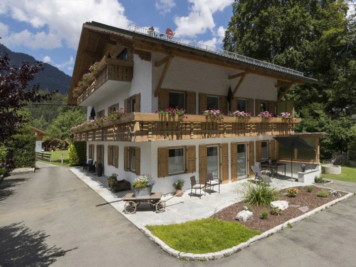 Ferienhaus Mit 6 Appartements In Grainau - Ehrwald