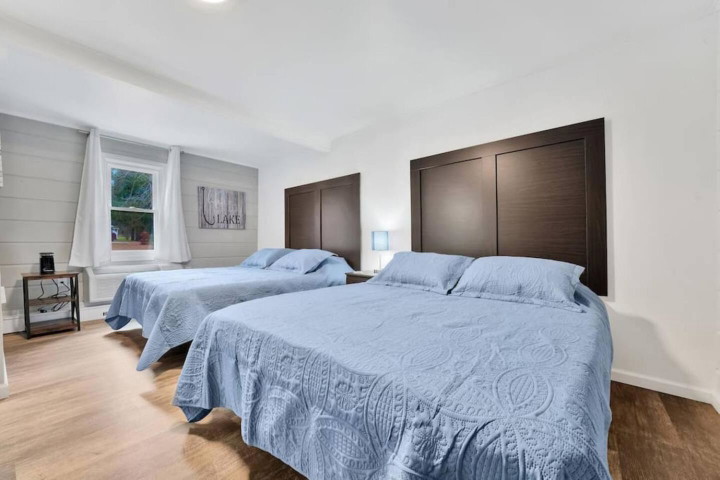 Room #3 - Two Queen Beds - Houghton Lake, MI