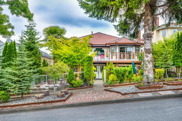 Diana's Luxury Bed And Breakfast - 