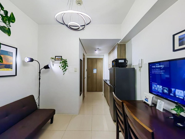 Citispace 1br Condotel Suite At Fame Residences #Fm09b - Makati