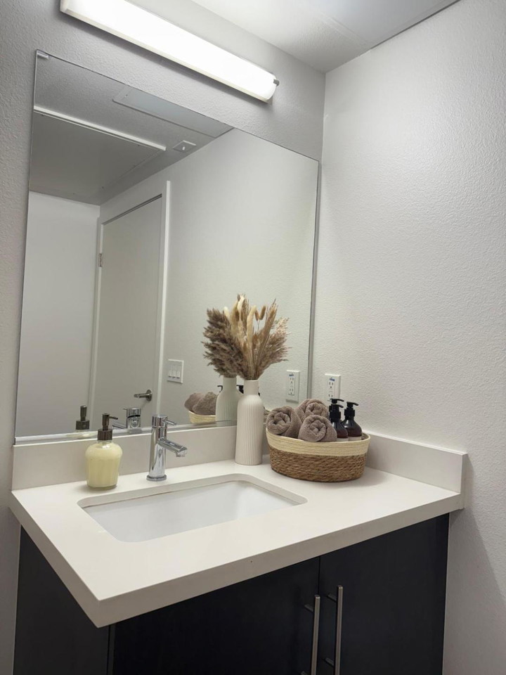The Hollywood Blvd Loft Free And Designated Parking - Los Angeles