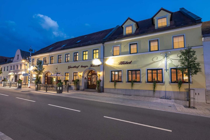 Hotel Bayrischer Löwe - Deggendorf