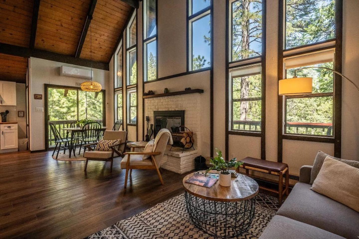 Woodland Chalet Retreat With Hot Tub - Arnold, CA
