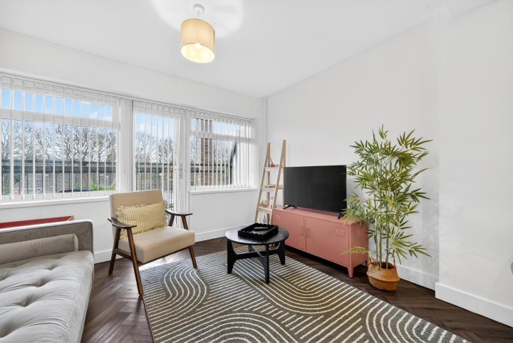 Central Cardiff Retreat 2bed Apartment With Balcony And Parking - Barry