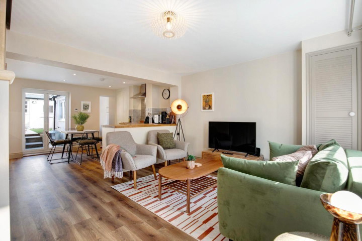 Beautifully Refurbished Cottage In Lower Wivenhoe. - Colchester