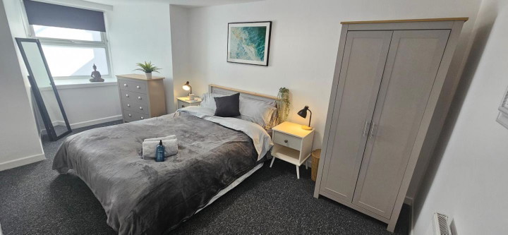 Modern, Spacious, Central 2-bed Plymouth Apartment - Plymouth