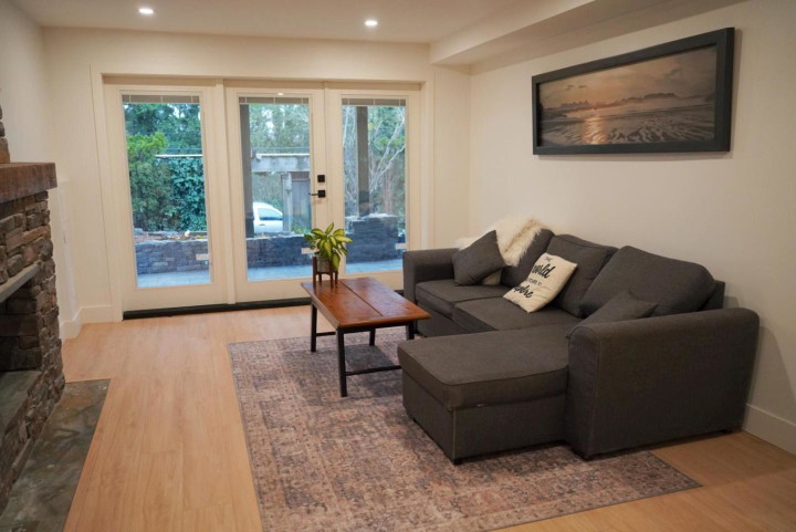 Spacious Forested Garden Suite - North Vancouver