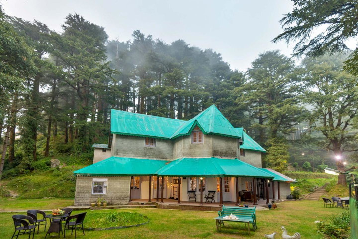 Stayvista's 8oaks - Dalhousie - 4bhk Forest-view Villa With Pet Friendly & Bbq - Dalhousie