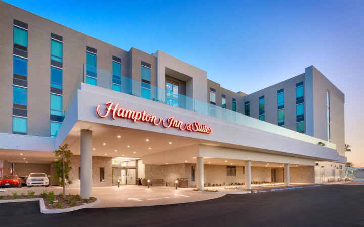 Hampton Inn & Suites Anaheim Resort Convention Center - Orange County, CA