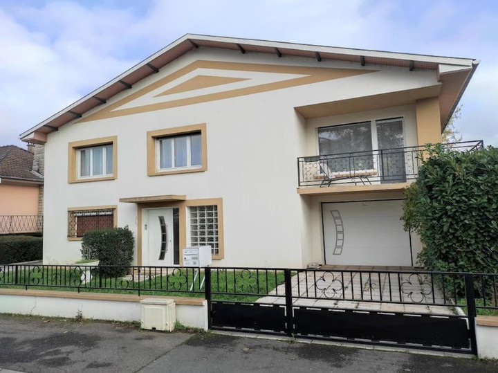 Villa Sainte-rose 3ch à 5 Minutes De La Cité Des Loisirs - Thionville