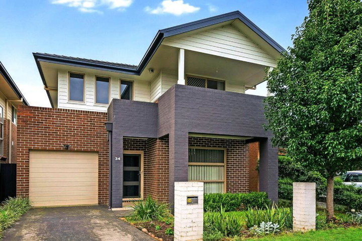 5 Bedroom Group Accommodation Penrith Cbd Sleeps 12 Near Hospital Stadium - Blue Mountains