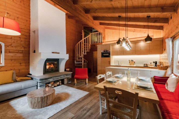 Chalet Soleada With Fireplace And Terrace For 5 - Happy Rentals - Campodolcino