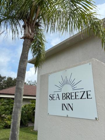 Sea Breeze Inn - Edgewater, FL