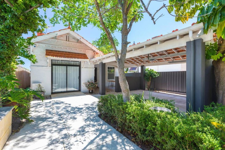 Fusion Of 20th Century Charm And Modern Convenience - Claremont