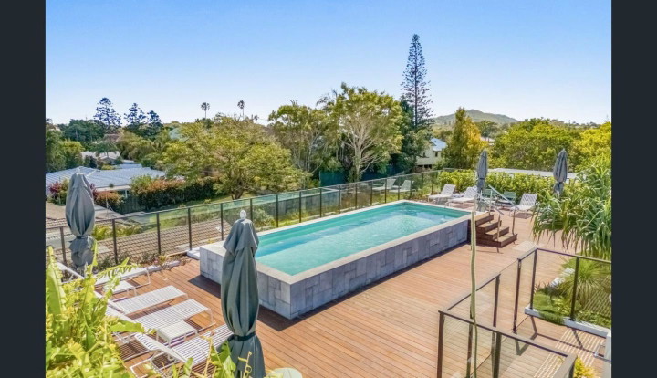 Aurelia Byron - Byron Bay