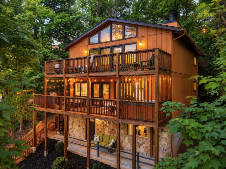 Smoky Mtn Escape - Hot Tub - Fire Pit - Game Room - Gatlinburg, TN