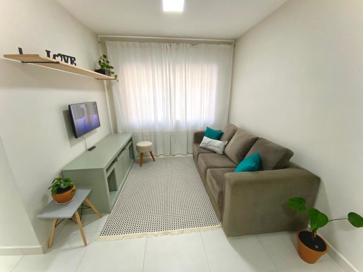 Apartamento No Centro, Ar-condicionado E Garagem - Criciúma