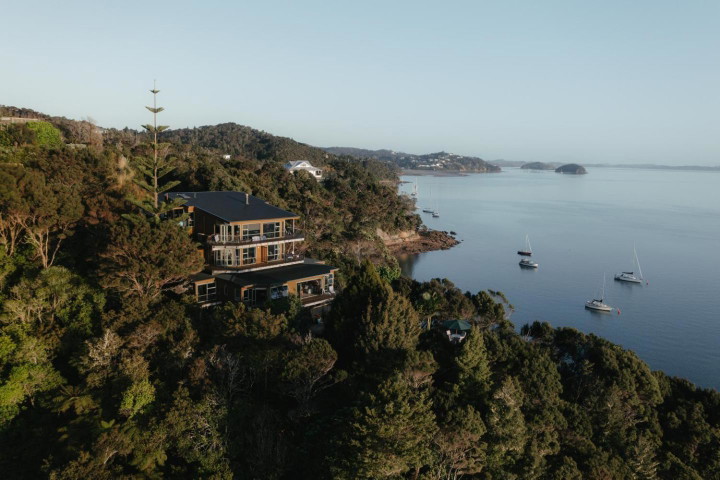 Cliff Edge By The Sea - Russell
