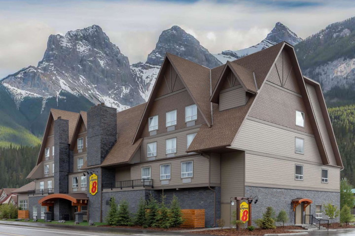 Super 8 By Wyndham Canmore - Canmore