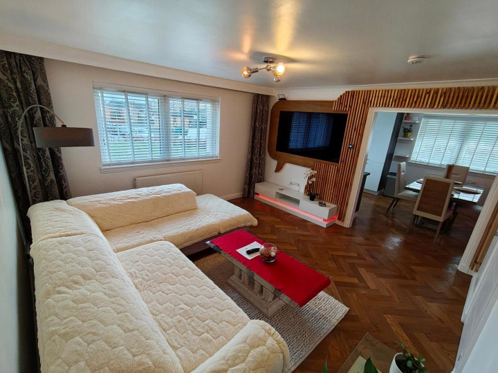 Lovely 2 Bedroom Modern Ground Floor Flat - Glasgow