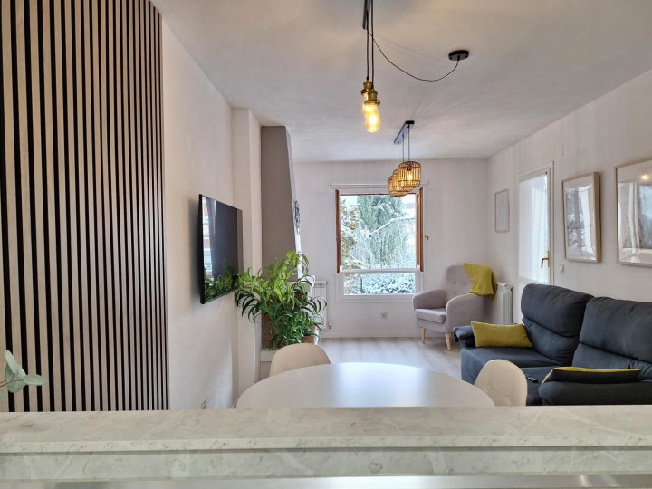 Acogedor Apartamento Con Piscina Compartida Y Opción A Parking - Jaca