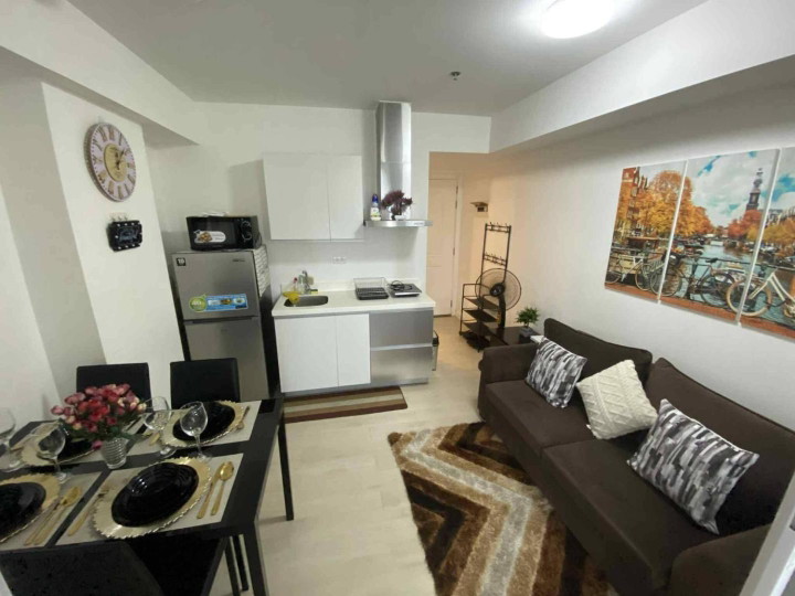 Condo In Paranaque City Homes Azure - Taytay
