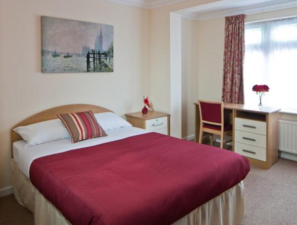 Montrose Guest House - Romford