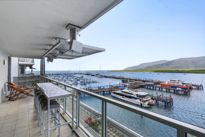 Belle Escapes 24 Harbour Lights Water View Apartment - Cairns