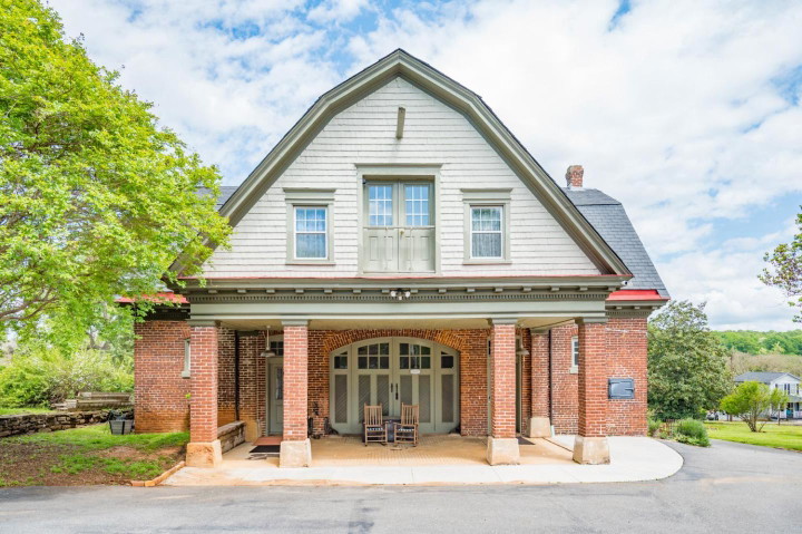 The Long Run - 2 Ca King Sized Beds+ - Sleeps 8-10 - Lynchburg, VA