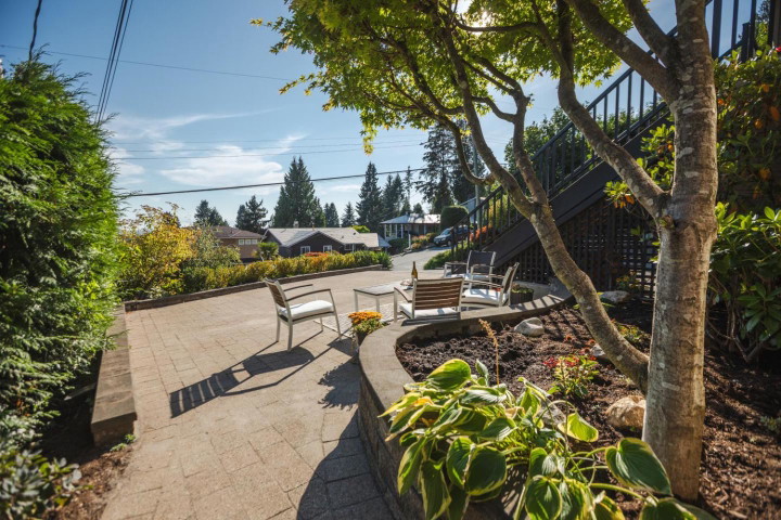 Modern Lynn Valley Retreat With Mountain And City Views - Burnaby