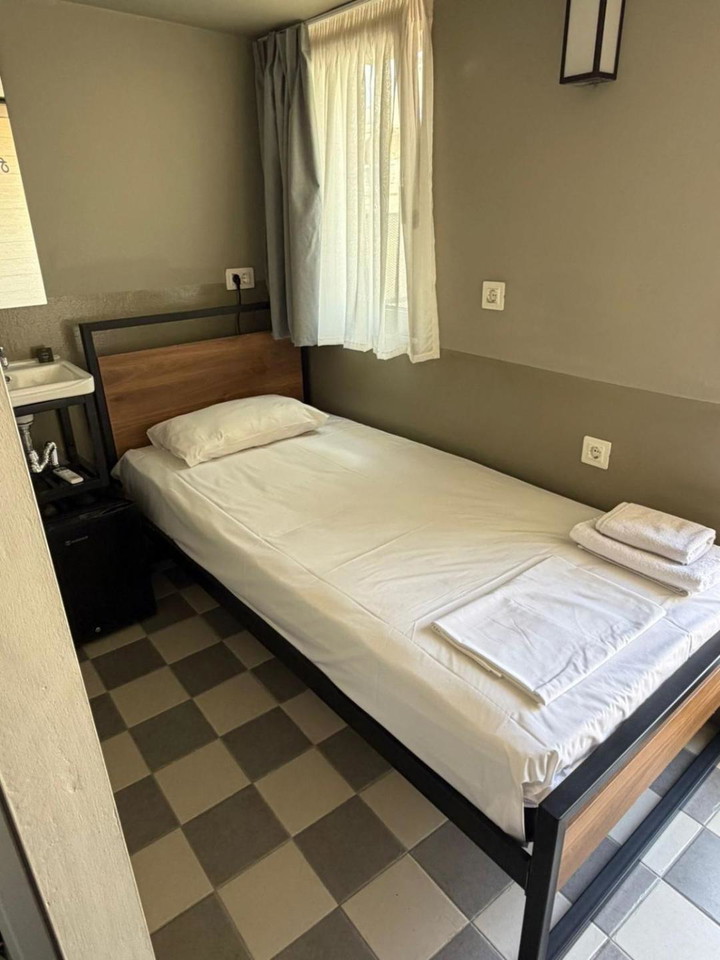 Petite Rooftop Room For Single Person In The Heart Of Athens! - Athens