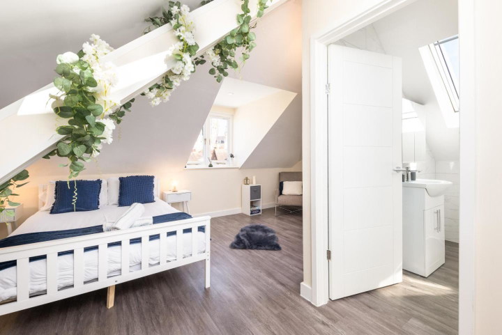 Spacious City Centre 2 Bedroom Penthouse With Cathedral Views - Canterbury