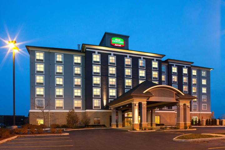 Courtyard By Marriott London - London