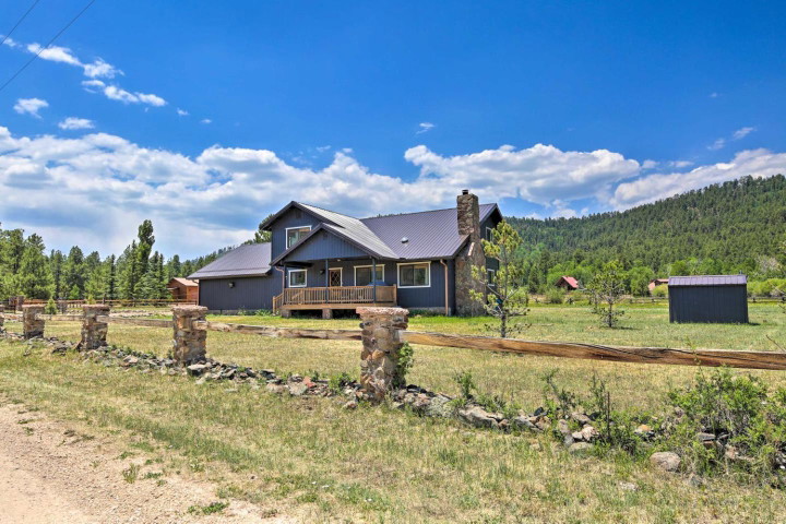 'Whispering Hollow Lodge' On Greer Main St! - Arizona