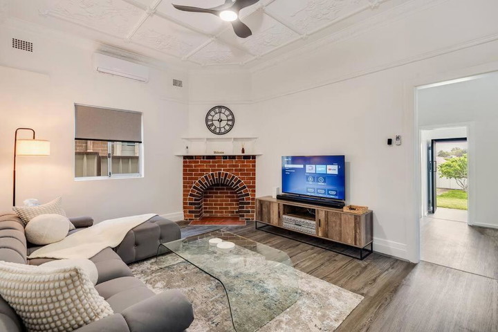 Spacious 3-bedroom Family Home In Concord's Heart! - Sydney