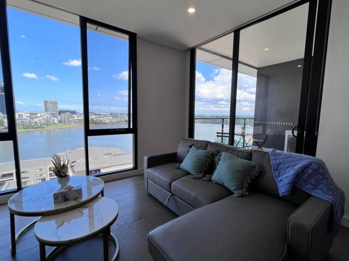 Your Luxury Weekend Getaway In Wentworth Point - Ryde