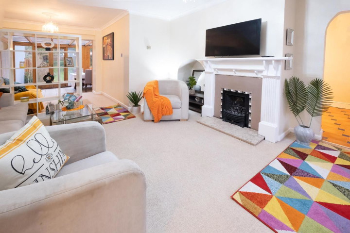 Charming Family House In High Wycombe - High Wycombe