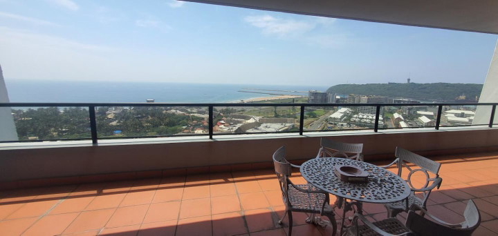 Accommodation Front - Elegant 4 Sleeper With Unbeatable Views - Durban