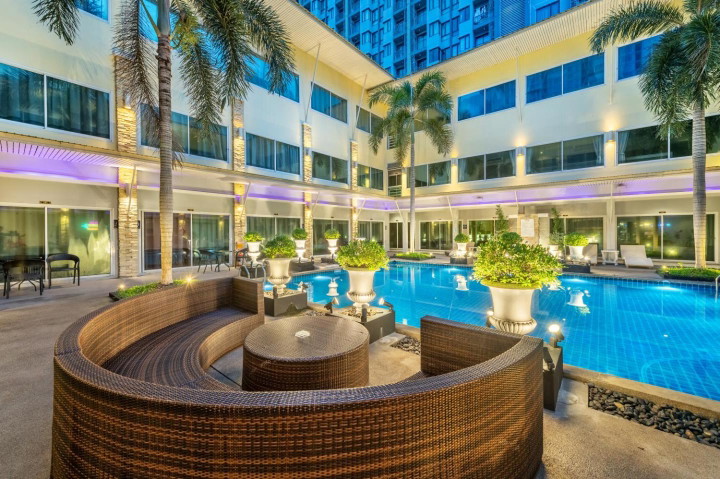 Qiu Hotel Sukhumvit - Bts On Nut Station - Phra Khanong