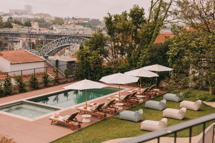 Lenscape Coterie - Porto, Portugal