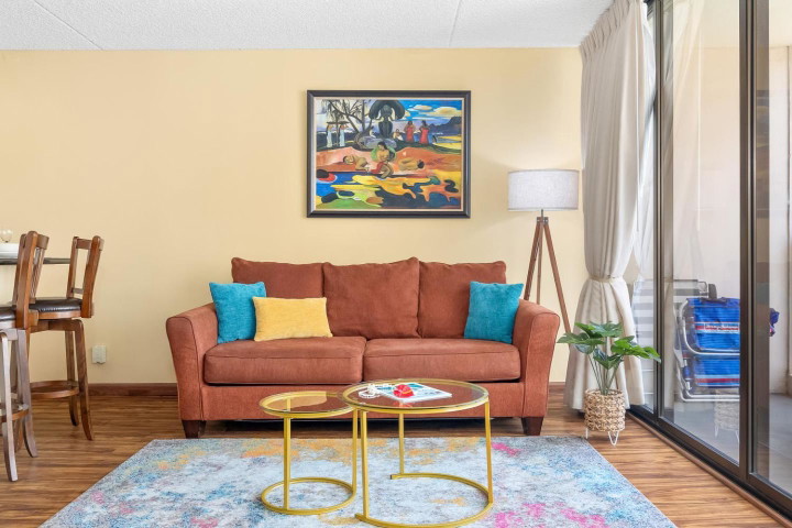 Family-ready Condo - Free Parking & Beach Access - Honolulu, HI