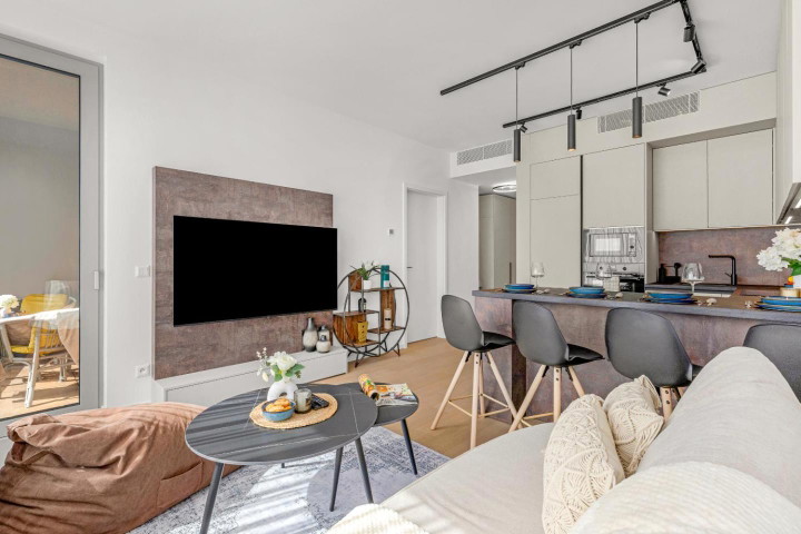 Bnb Skypark Nest With Balcony - 布拉提斯拉瓦