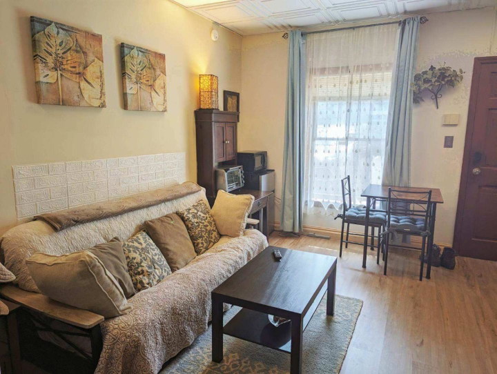 Uptown Area, Cozy King Suite, Quiet And Private, Free Parking, Walk To Restaurants - Charlotte, NC
