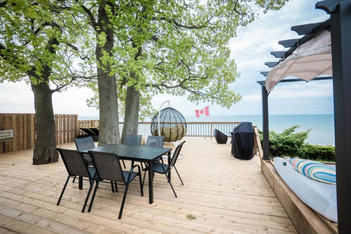Beach Front Family Cottage Ping Pong & Karaoke - Crystal Beach