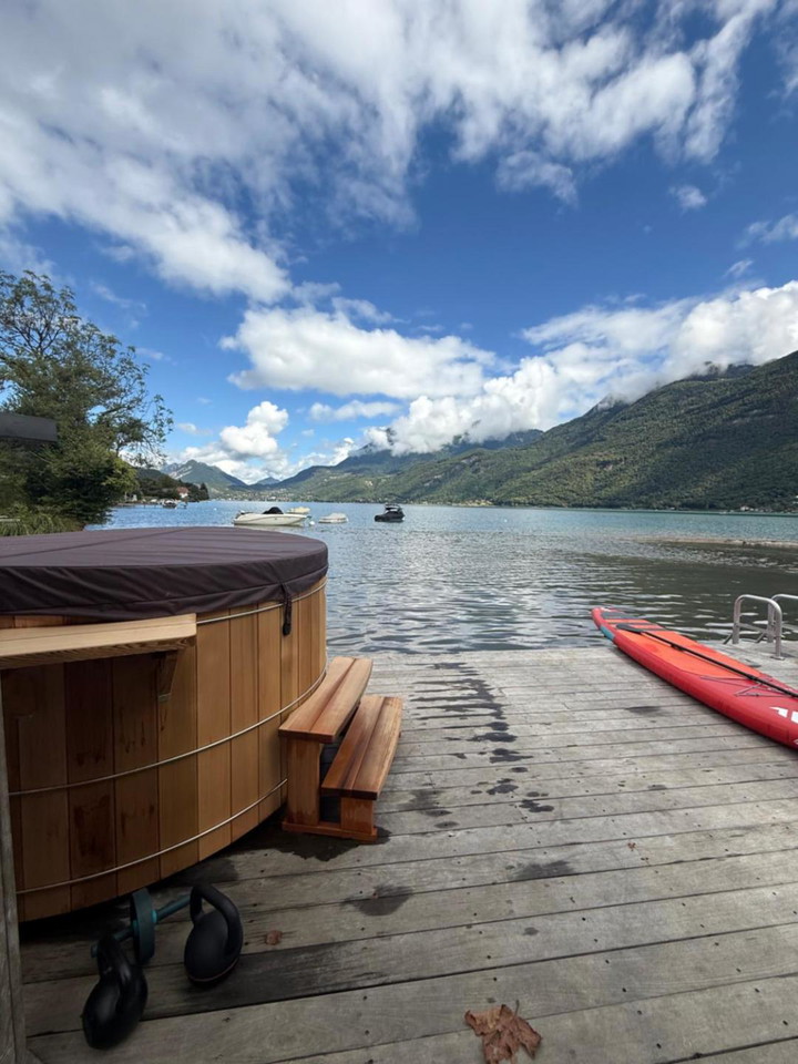 Private Lake Access Waterfront Sauna & Jacuzzi 7 Bedrooms Sleeps 15 - Lake Annecy