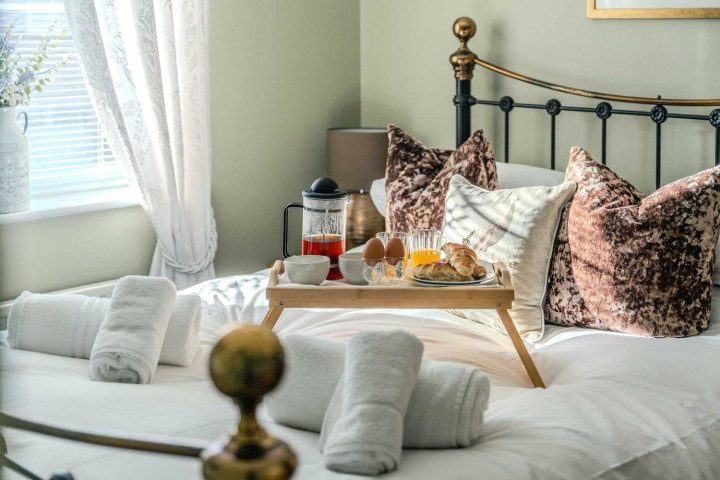 Spacious Cotswolds Base, Private Garden & Parking - Cotswolds